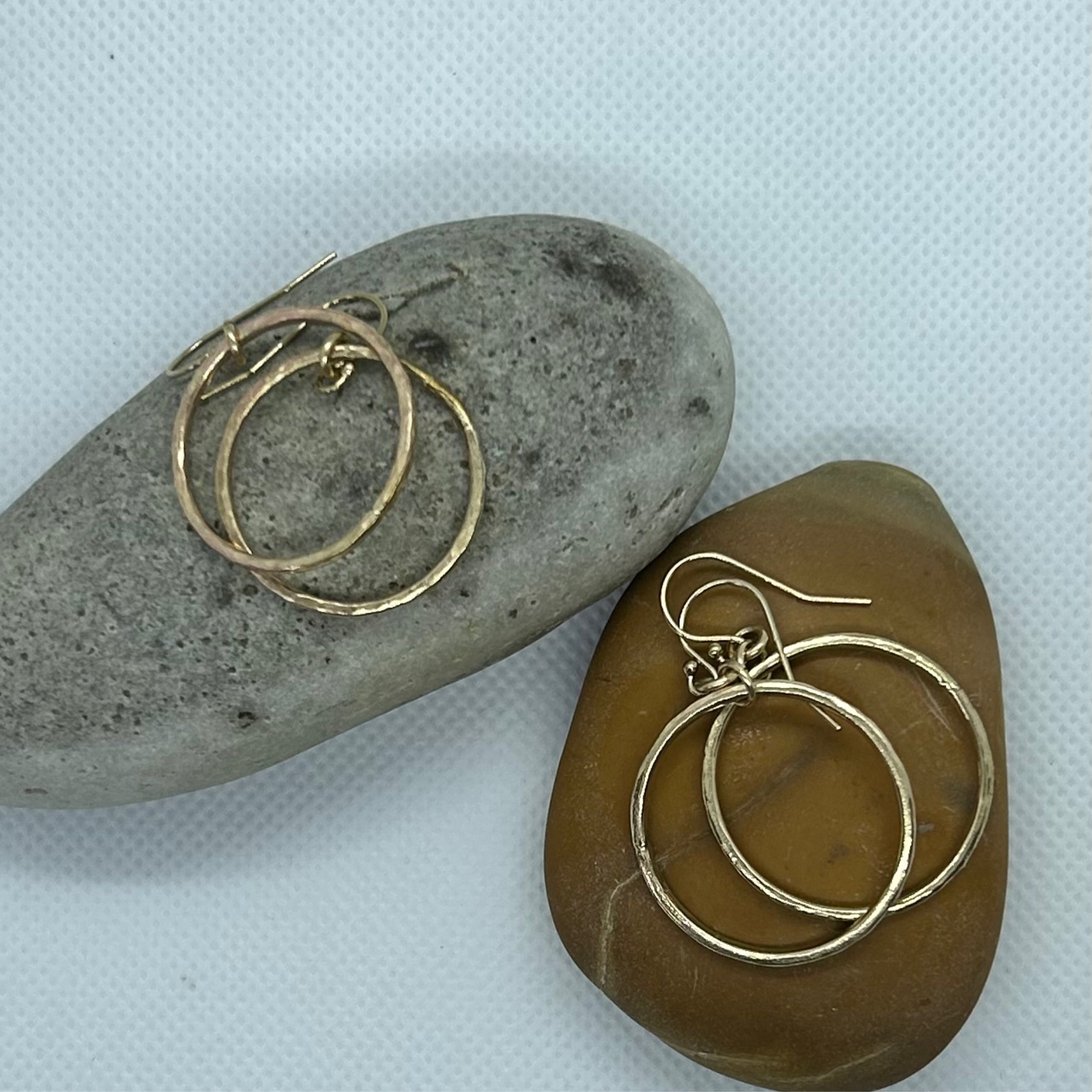 1” Gold-filled Hammered Hoop | Frying Pan Gallery